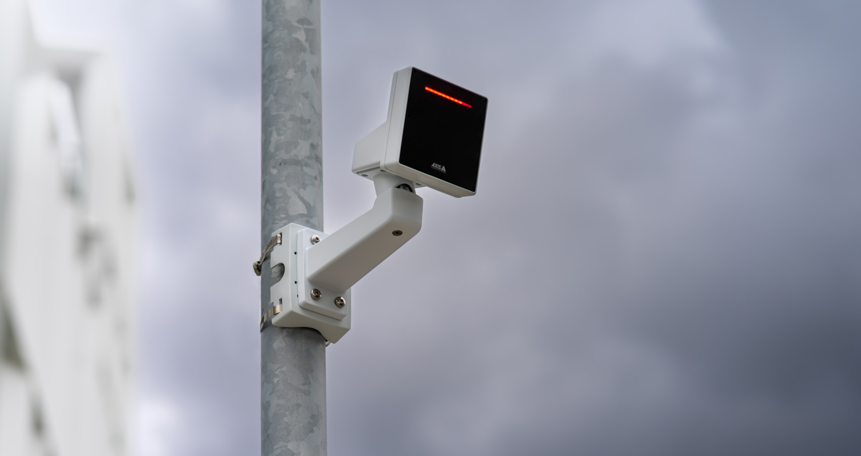 Network-based 60GHz radar for area and traffic monitoring 24/7 | Axis ...