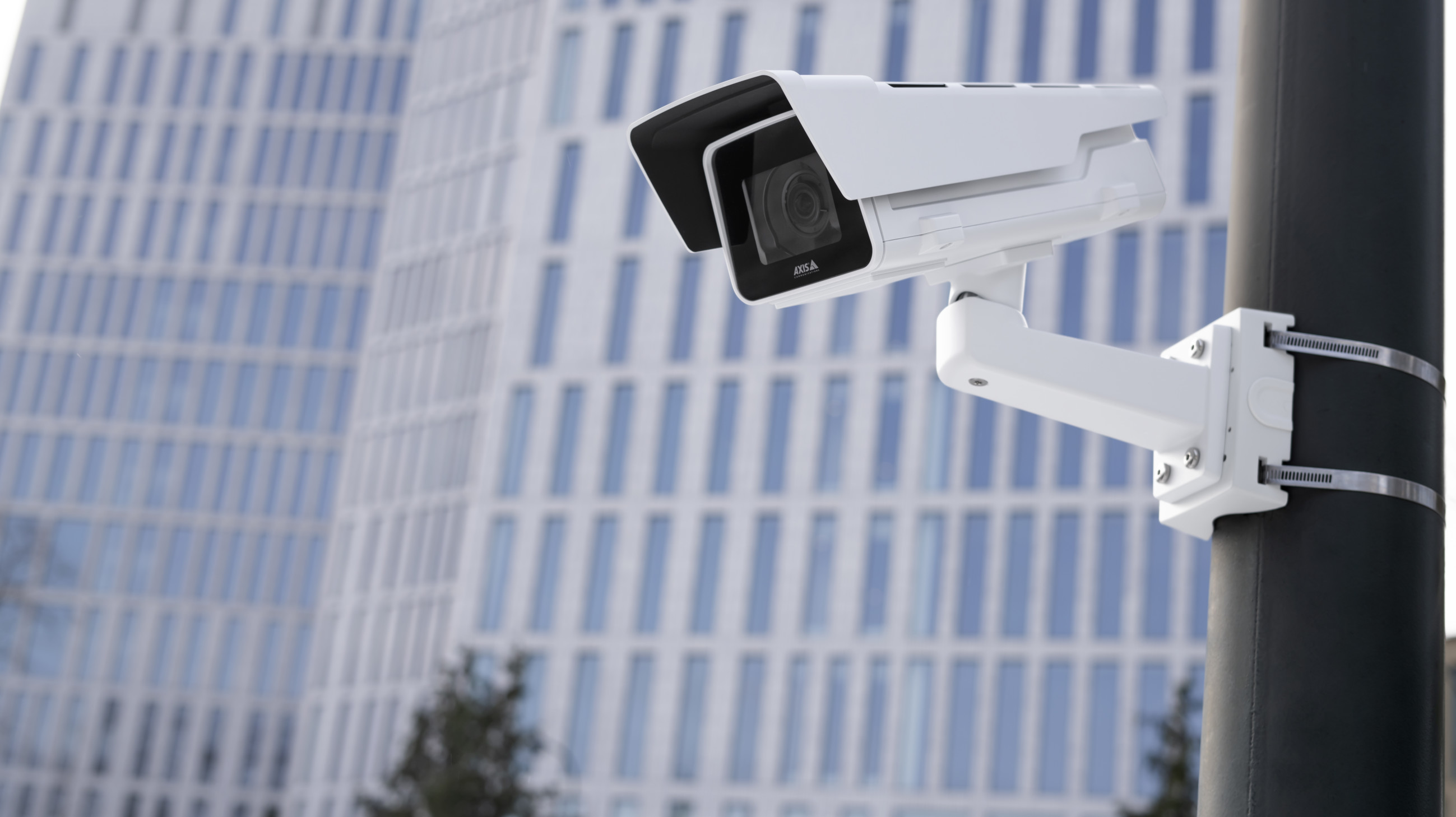 High-performance outdoor box cameras offer excellent image quality up ...