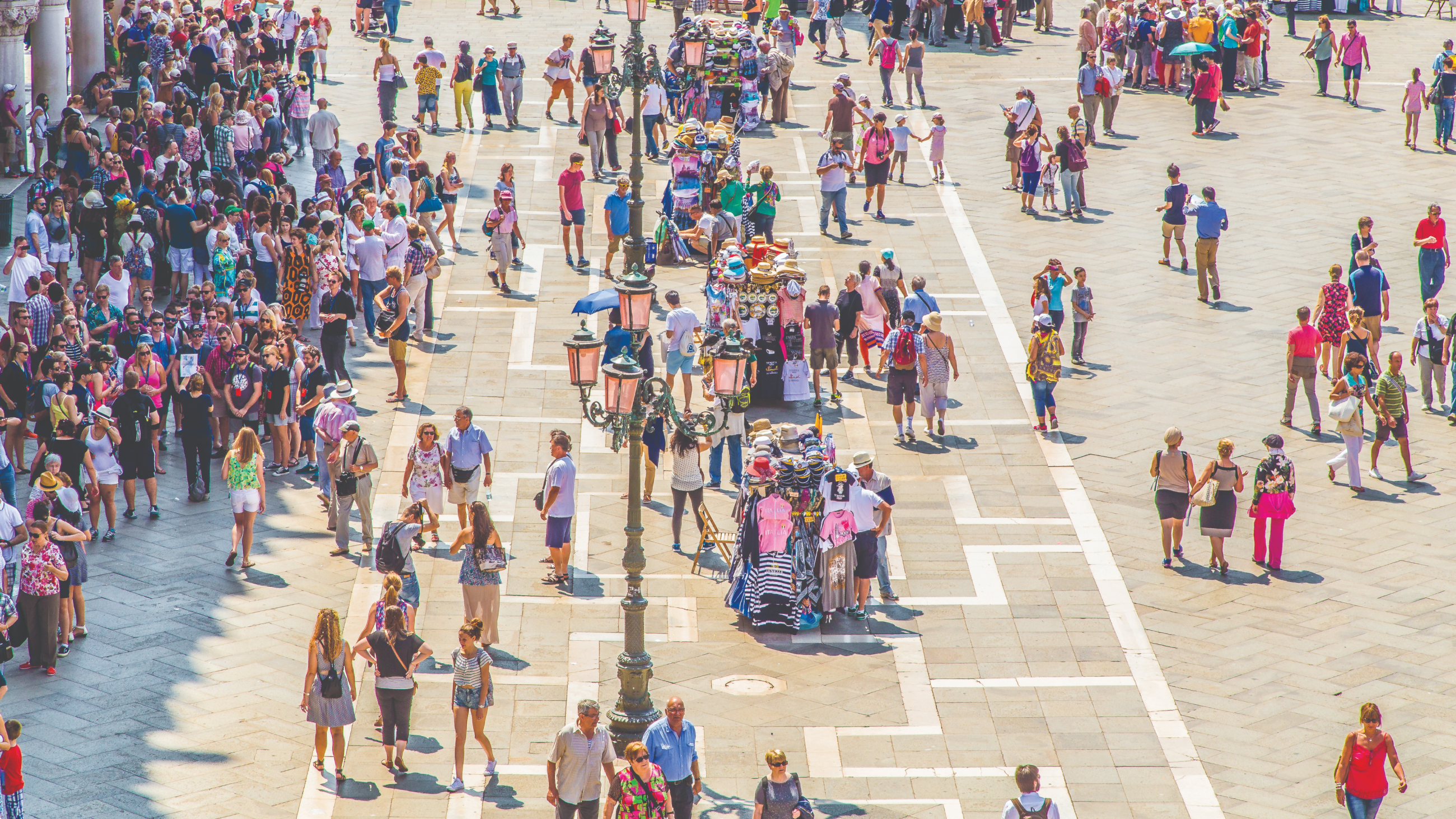 Using people counting technology to improve transport in cities | Axis ...