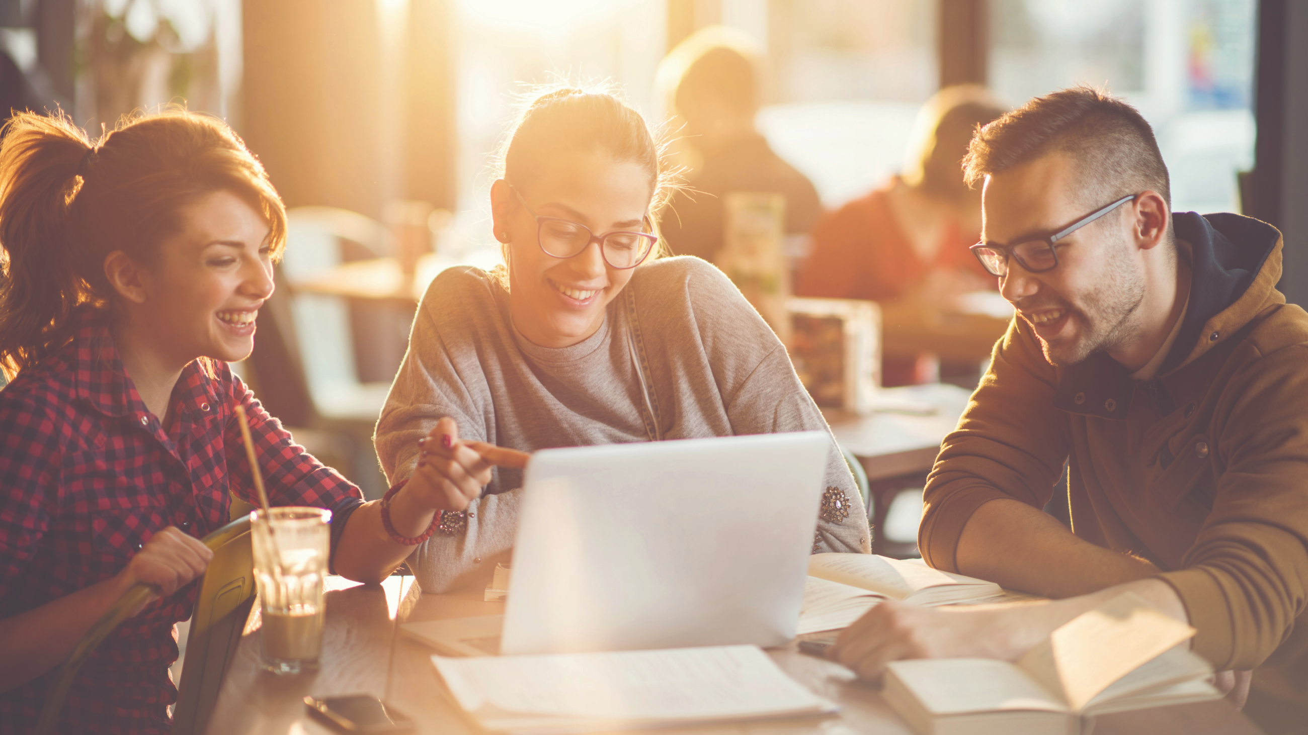 Smart technologies for safe learning | Axis Communications