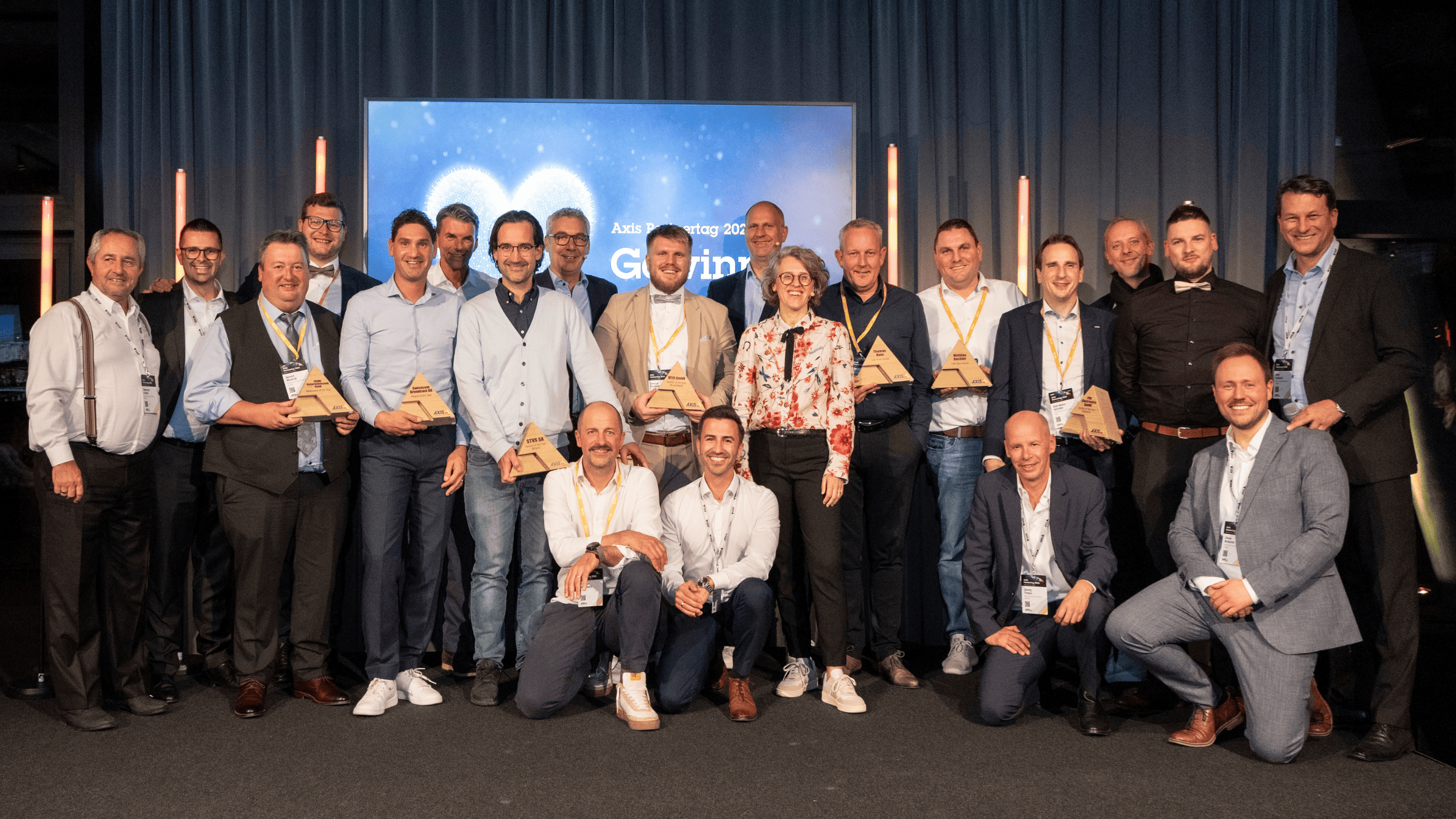 „Embrace the future. Together“: Axis Partnertag 2024 setzt Impulse für ...