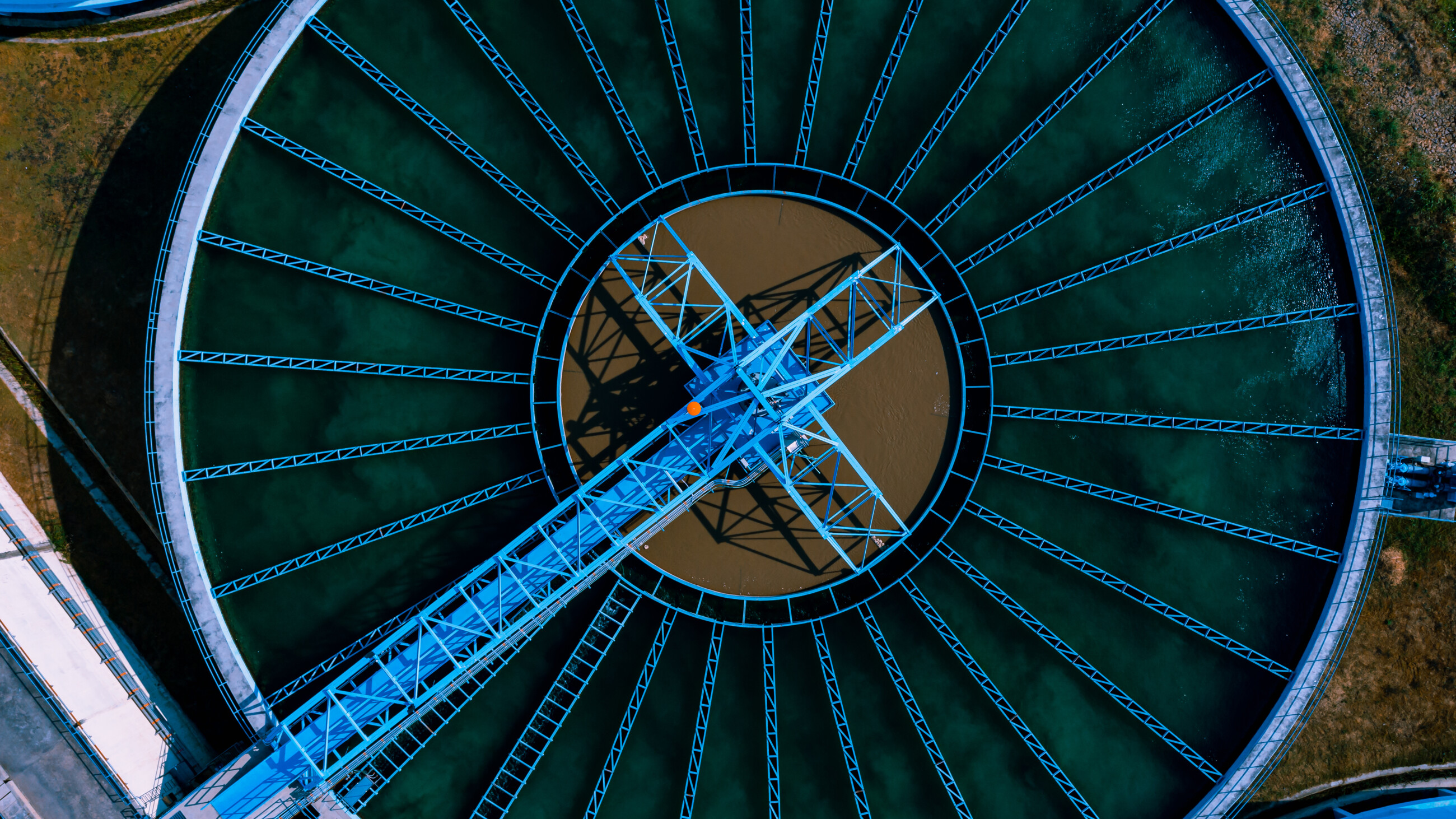 Building resilience into water and wastewater treatment facilities ...