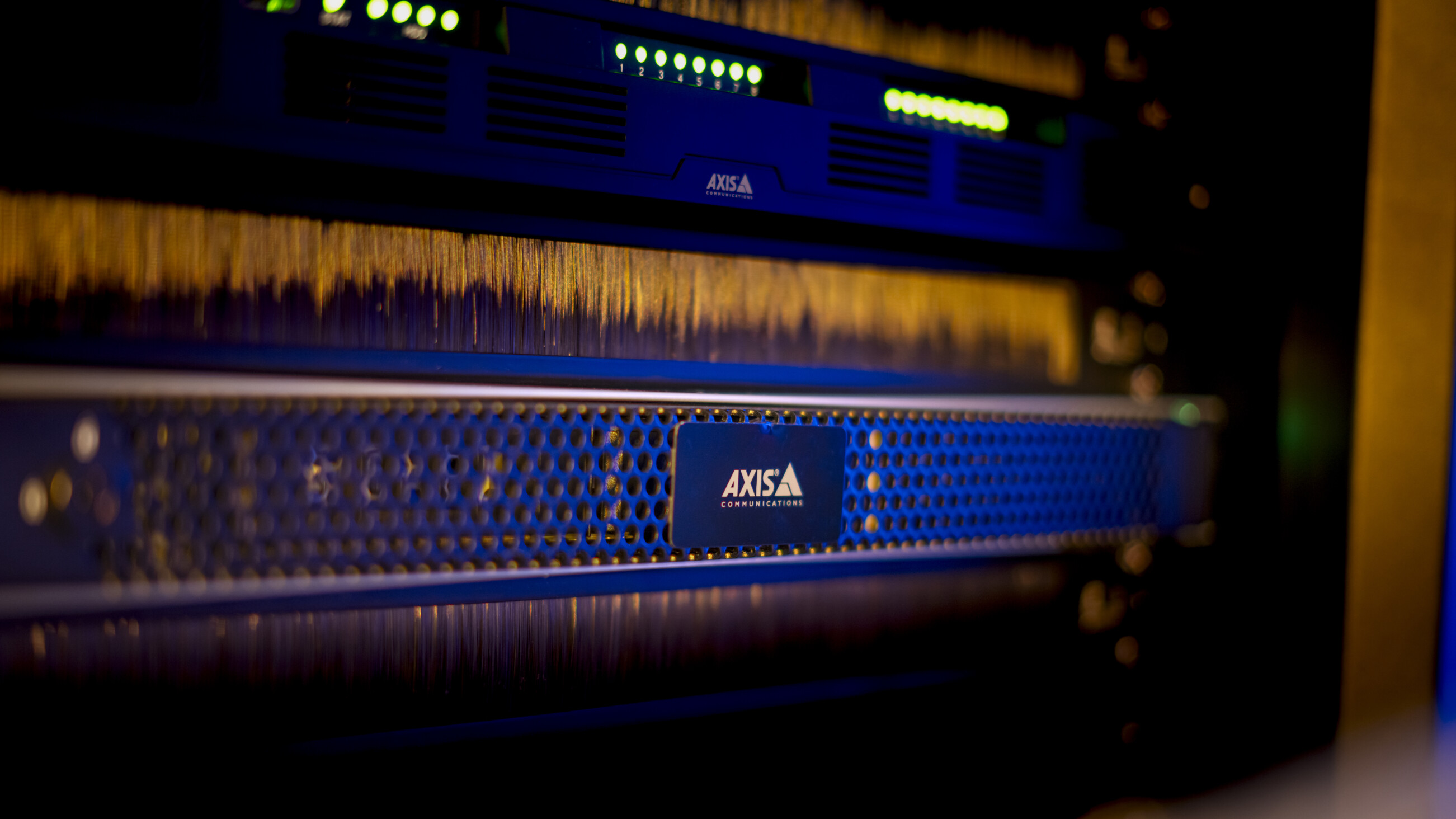 AI-optimized server to enhance video surveillance even in busy scenes ...