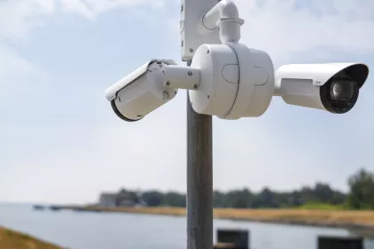 High-performance bullet cameras offer 2 MP/4 MP surveillance with 32x ...